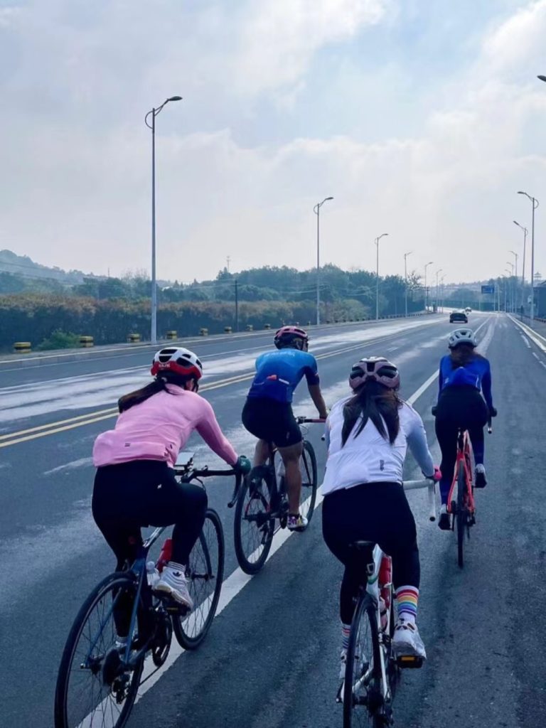 10 Essential Do’s and Don’ts for Safe Riding | DRVETION